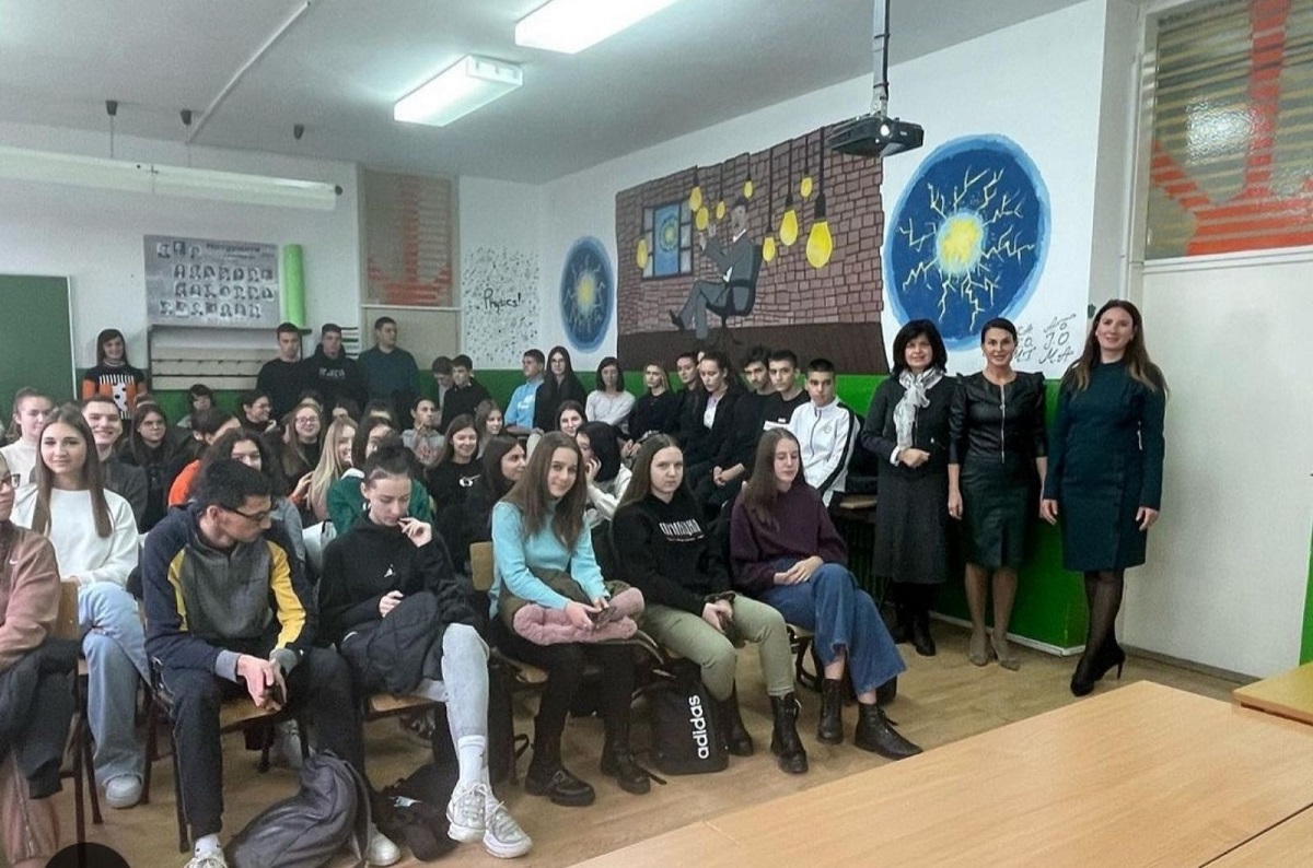 Посета Гимназији „Стеван Пузић“ из Руме - Покрајински секретаријат за ...